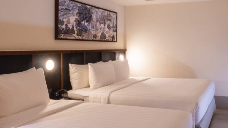 Deluxe Triple Room - payaahotel