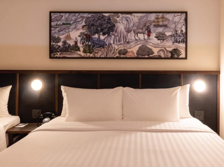 Deluxe Triple Room - payaahotel