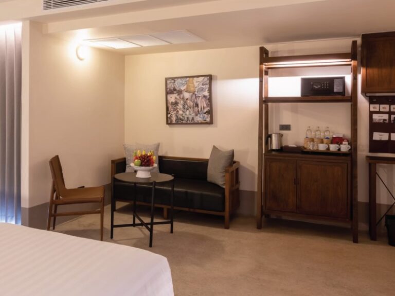 Deluxe Triple Room - payaahotel