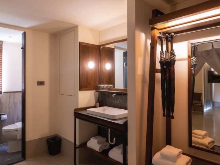 Deluxe Triple Room - payaahotel